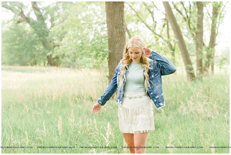 Country Western Styled Senior Pictures in Nebraska | Aurora, Nebraska Senior Photographer ...